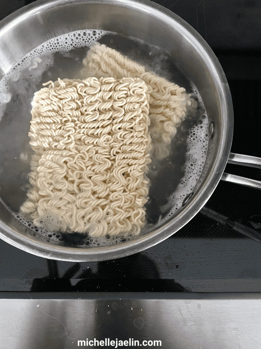 Meal Prep Mason Jar Ramen Recipe (Video) - Michelle Jaelin