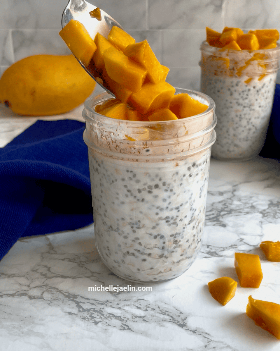 Overnight Oats with Mango (Video) - Michelle Jaelin